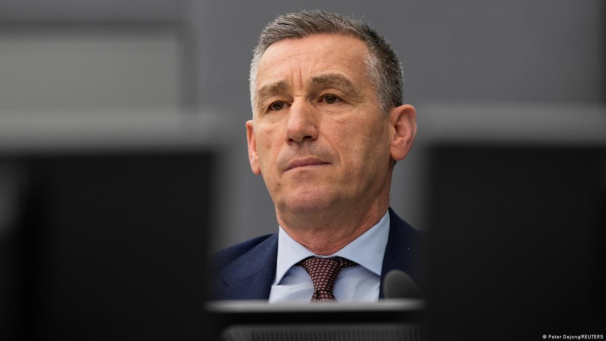 Kadri Veseli për herë të parë deklaratë në seancë: Dikush duhet të ...