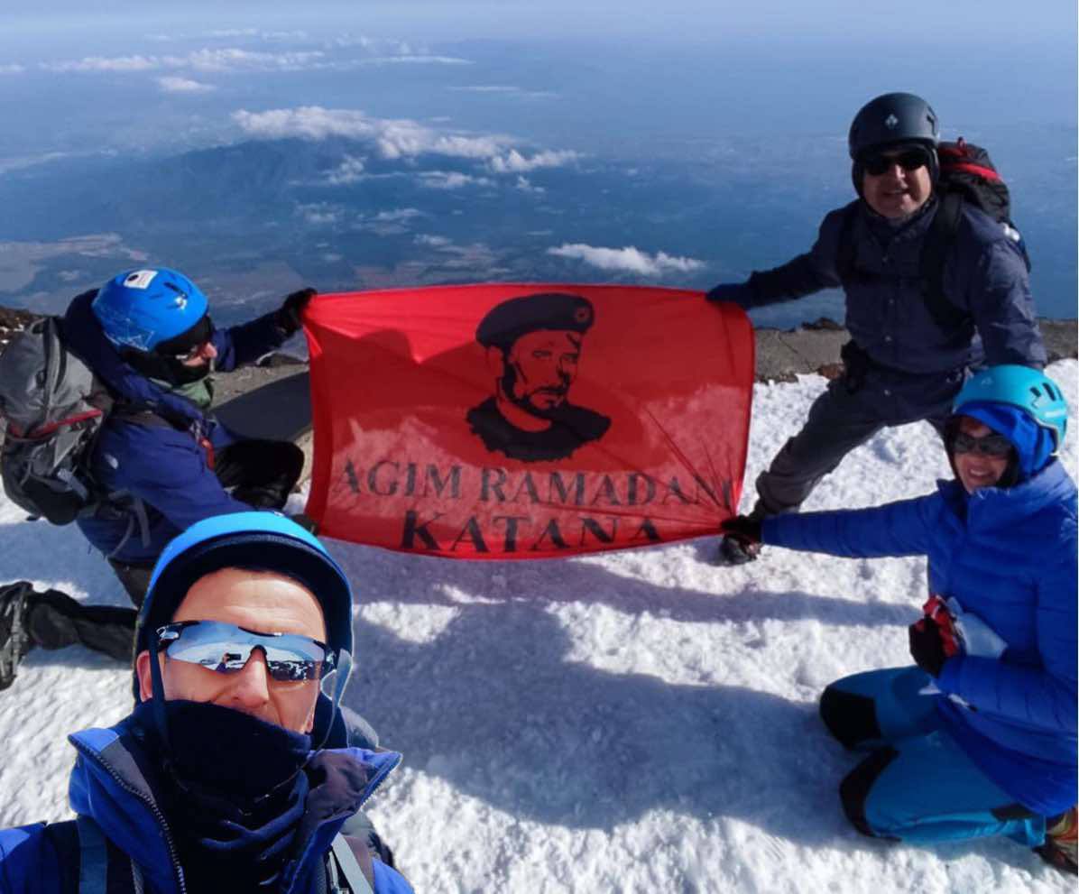 Katana kosovare në Majën e Fujit – ‘Toka Expedition’ ngjitet në ...
