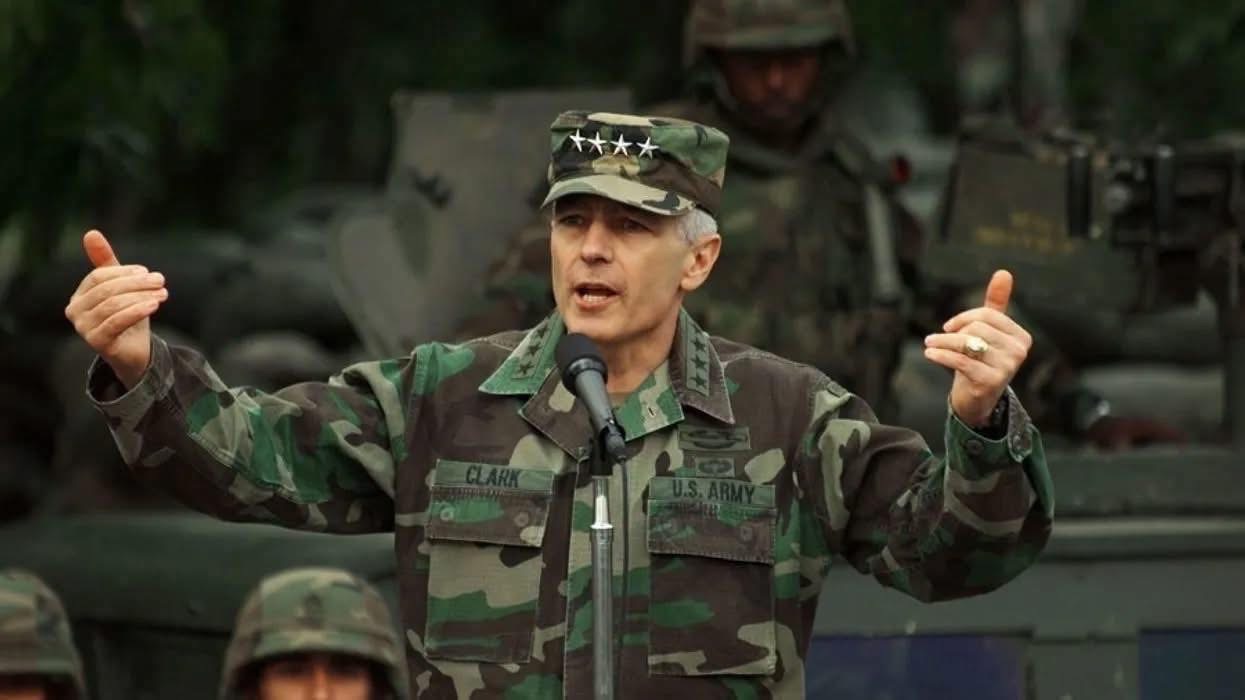 Gjenerali Wesley Clark pritet të nisë sot dëshminë në Hagë – RADIO STAR ...
