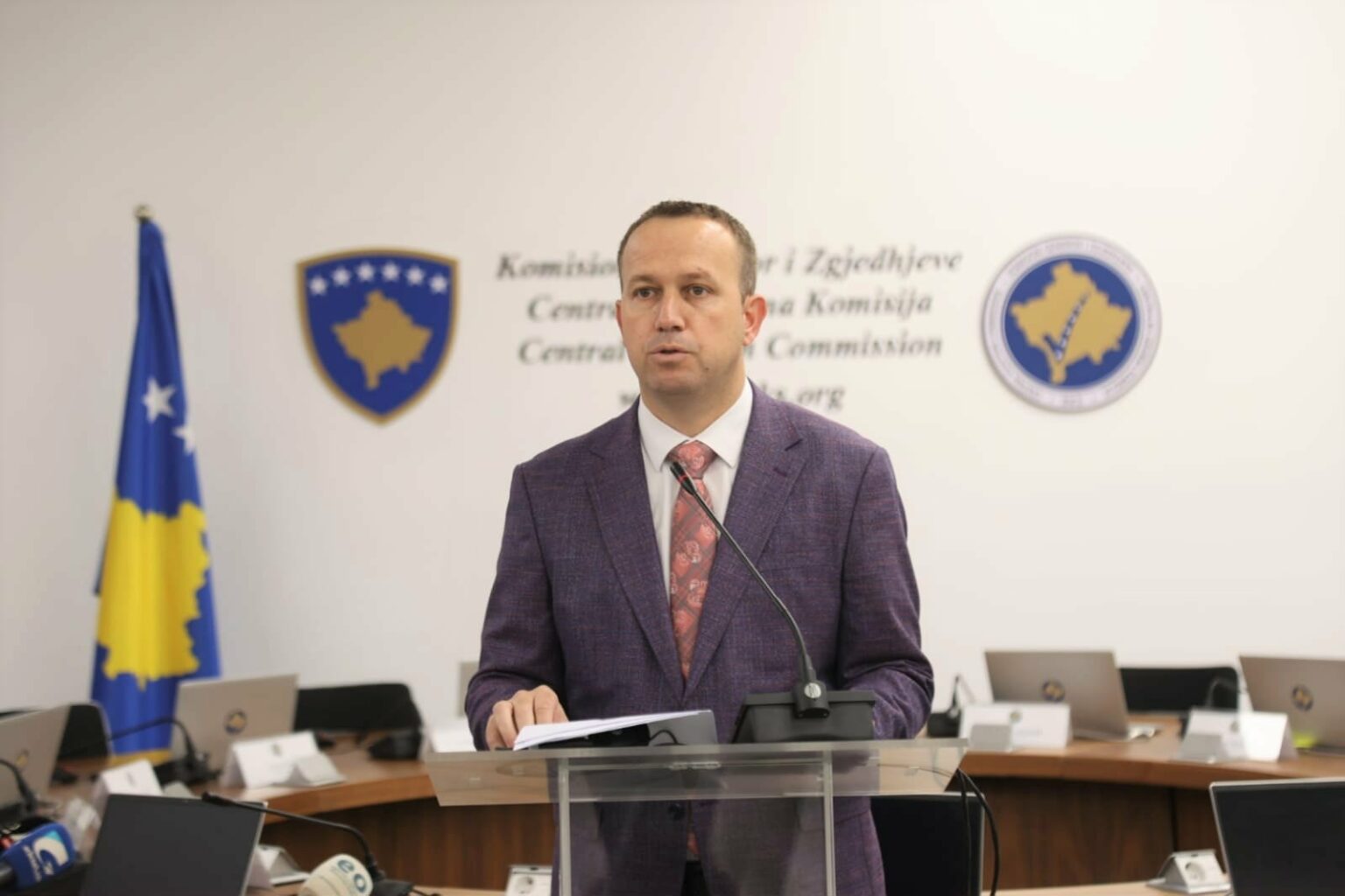 Siguria e fletëvotimeve gjatë festës, Elezi: Do të ruhen nga policia ...